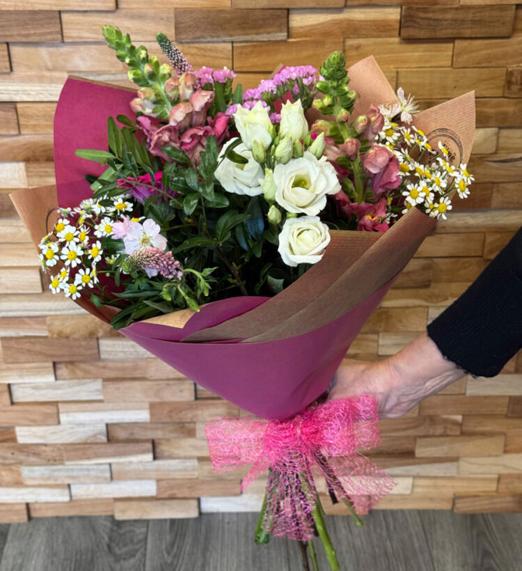 Fine Flowers Rugeley | Fresh Flowers & Handmade Wreaths
